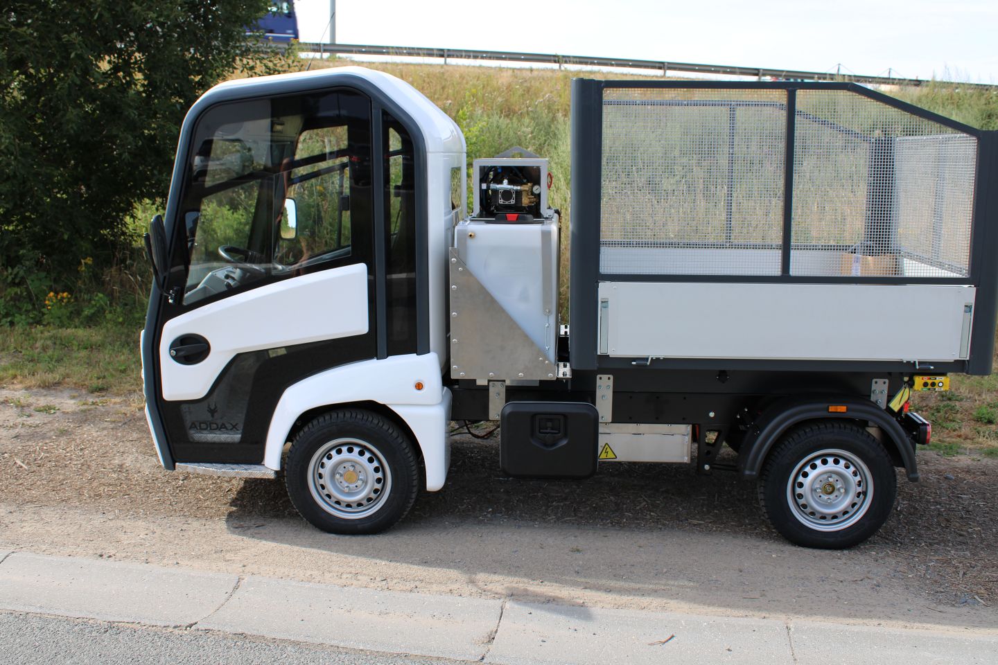 Elektro-Klein-LKW "KIRU-Kipper" by Steininger