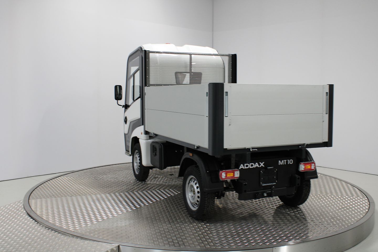 Elektro-Klein-LKW "KIRU-Pritsche" by Steininger